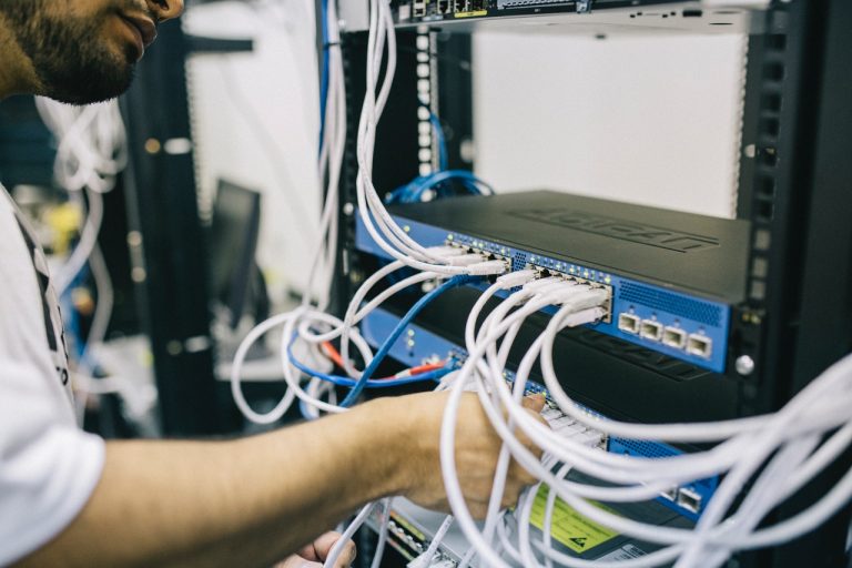 Czym jest serwer VPS? - Salwatorcity.com.pl Czym jest serwer VPS? - Salwatorcity.com.pl